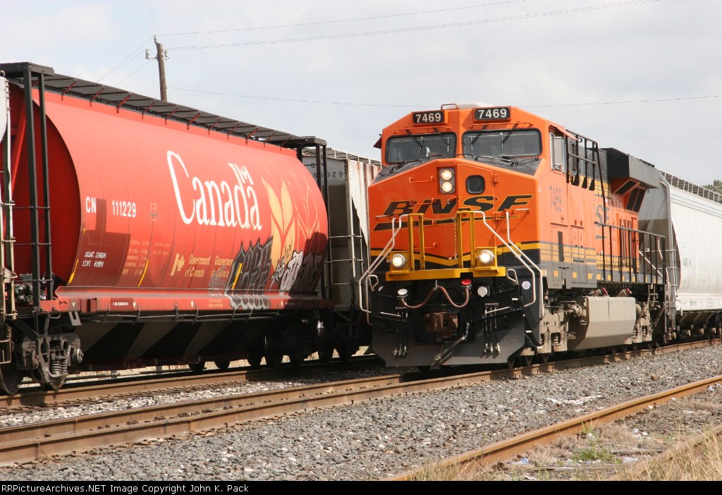 BNSF 7469